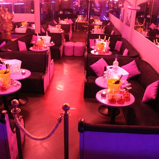 LE CLUB – L'Absolu